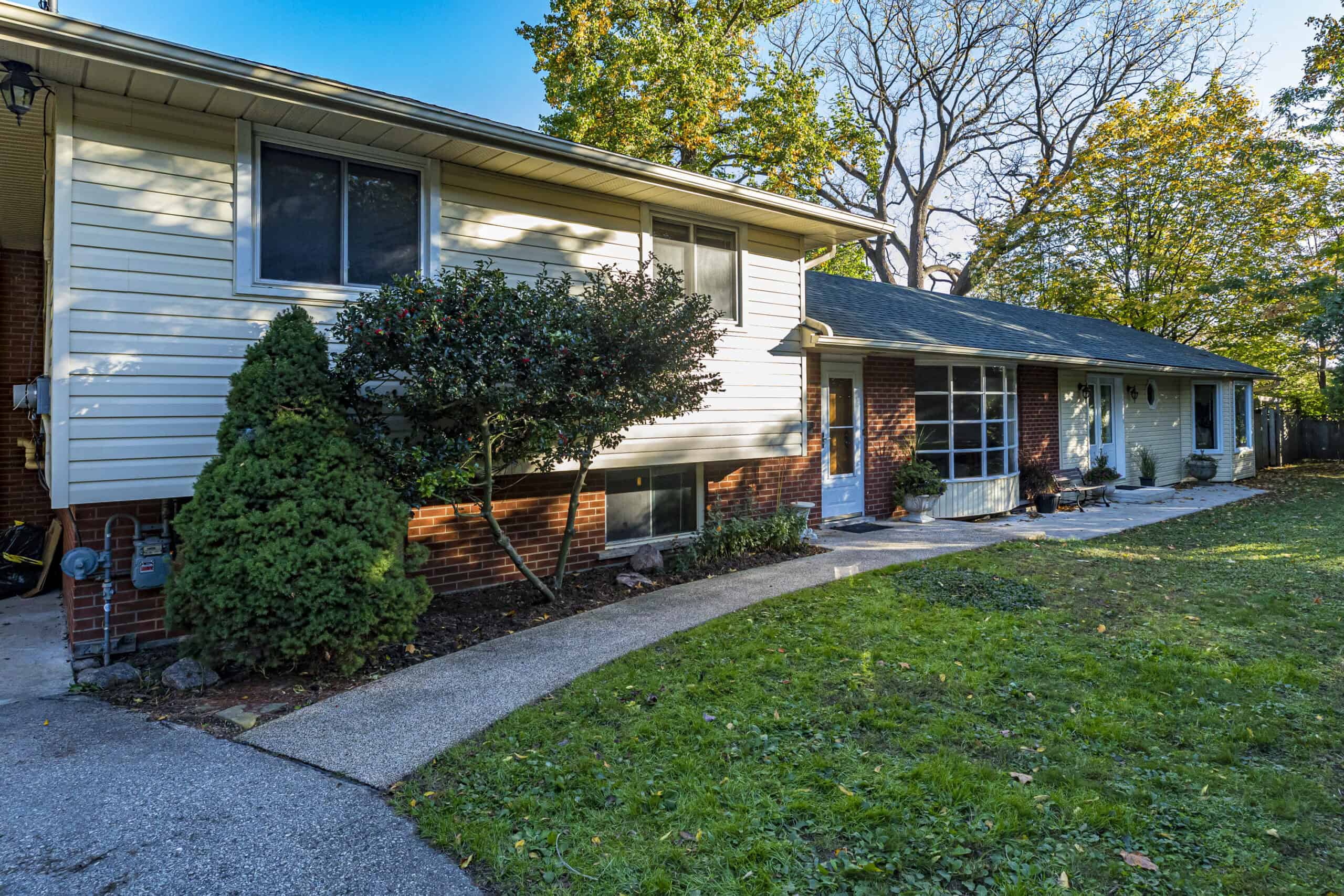 Helen Street, Dundas - Steve Roblin